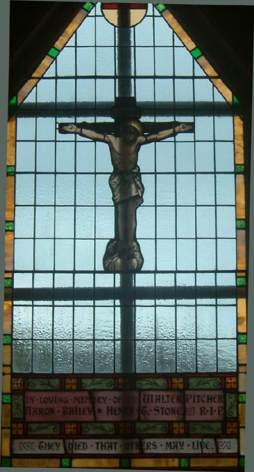 War Memorial stain glass window in St. Luke's Anglican Church ...